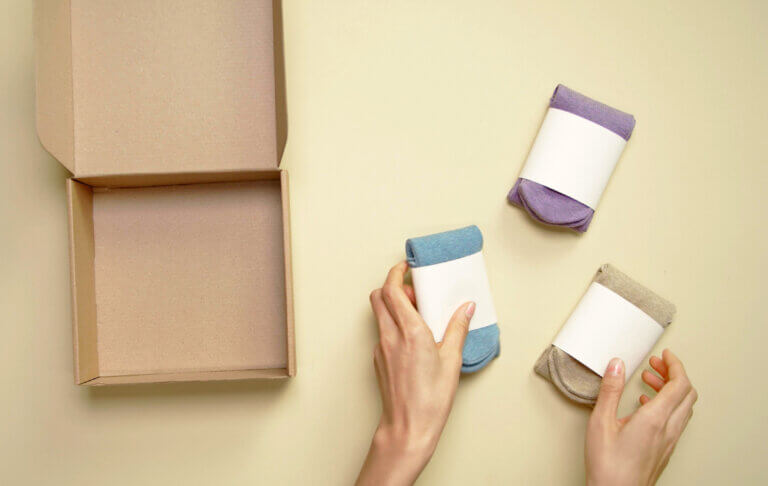 How to make creative socks packaging to attract consumers?